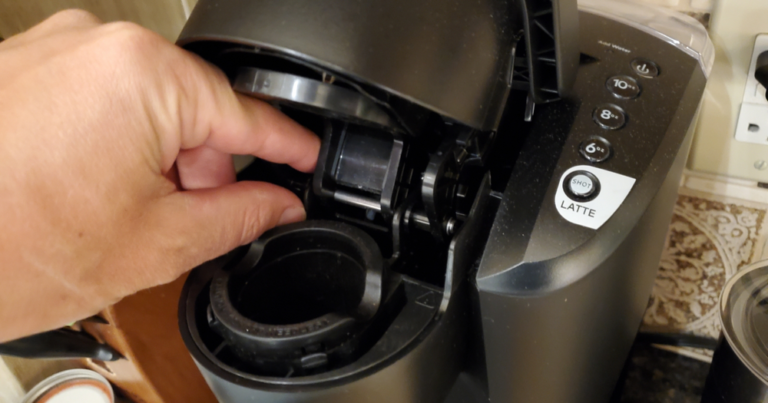 How to Fix Your Keurig That Won’t Close - CoffeeHolli.com