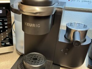 How to Safely Remove and Clean the Keurig Pod Holder - CoffeeHolli.com