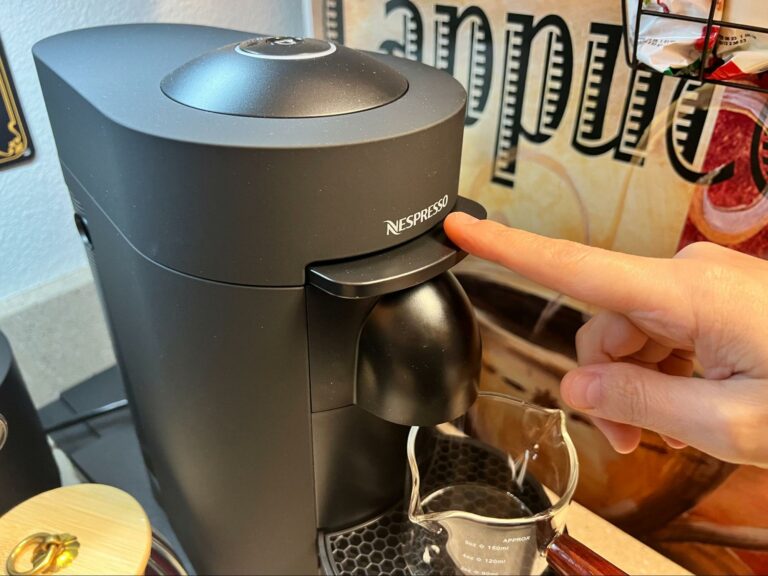 Creating the Perfect Latte with a Nespresso - CoffeeHolli.com