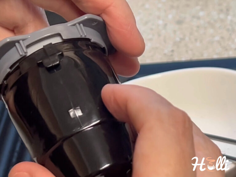 How-To Use Reusable K-Cup [VIDEO GUIDE] - CoffeeHolli.com