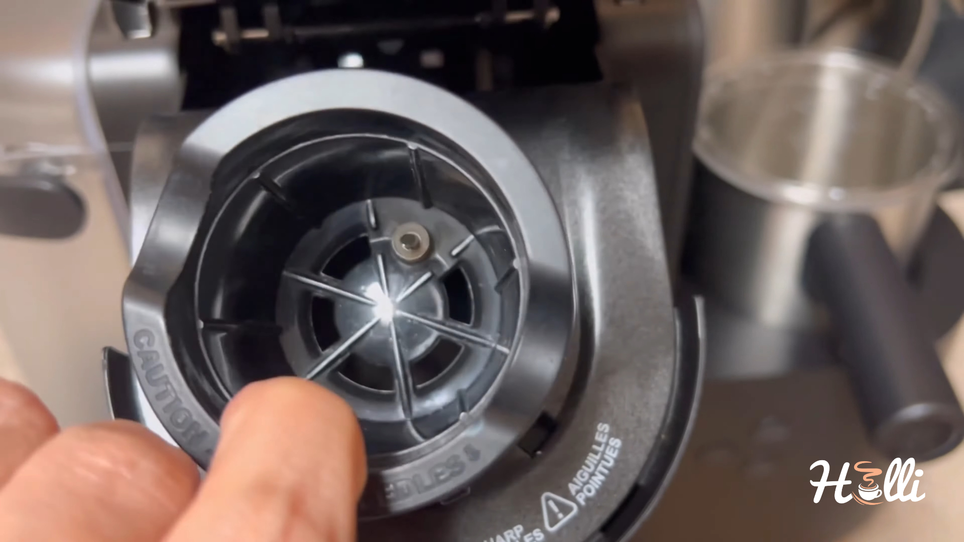 How to Safely Remove and Clean the Keurig Pod Holder - CoffeeHolli.com
